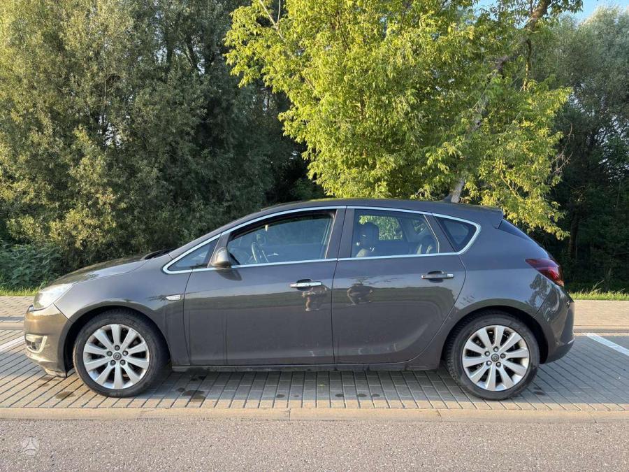 Brūns Opel Astra 2013 Viļņa, ar dzinēja tilpumu 1.69 L un nobraukumu 242 tūkst. km par 2400 €, foto 7 vietnē AUTOMOTO.COM.LV