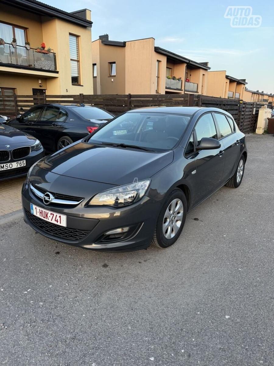 Brown Opel Astra 2013 in Kaunas, with an engine capacity of 1.70 L and mileage of 169 thousand km for 4000 €, photo 1 on AUTOMOTO.COM.LV