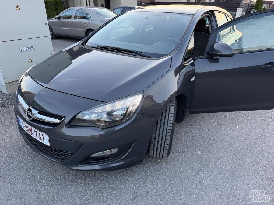 Brown Opel Astra 2013 in Kaunas, with an engine capacity of 1.70 L and mileage of 169 thousand km for 4000 €, photo 8 on AUTOMOTO.COM.LV