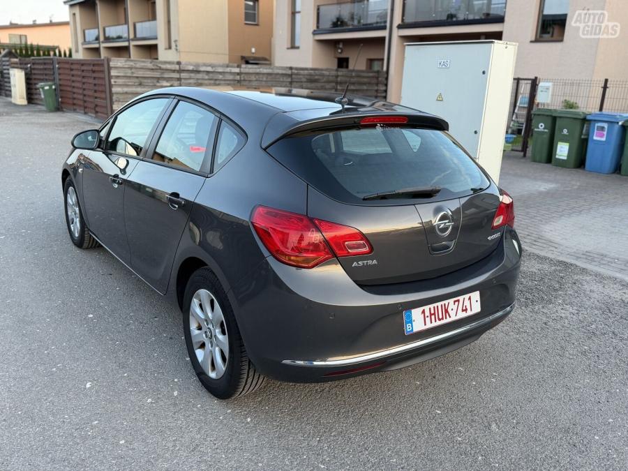Brown Opel Astra 2013 in Kaunas, with an engine capacity of 1.70 L and mileage of 169 thousand km for 4000 €, photo 16 on AUTOMOTO.COM.LV