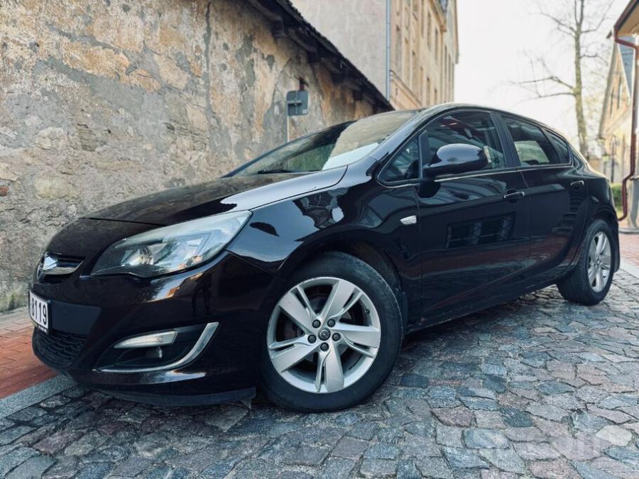 Brown Opel Astra 2014 in Cesis, with an engine capacity of 1.40 L and mileage of 0 thousand km for 2990 €, photo 5 on AUTOMOTO.COM.LV