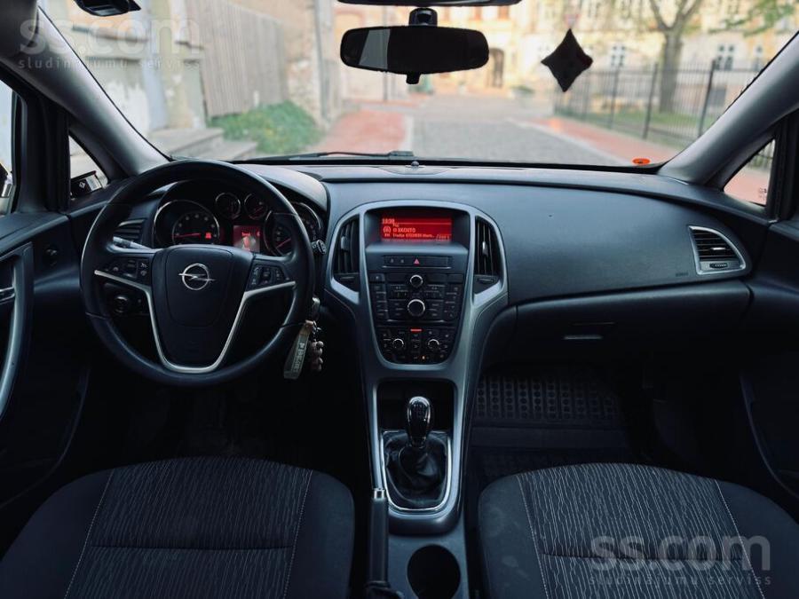 Brown Opel Astra 2014 in Cesis, with an engine capacity of 1.40 L and mileage of 0 thousand km for 2990 €, photo 15 on AUTOMOTO.COM.LV