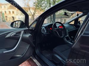 Brown Opel Astra 2014 in Cesis, with an engine capacity of 1.40 L and mileage of 0 thousand km for 2990 €, photo 18 on AUTOMOTO.COM.LV