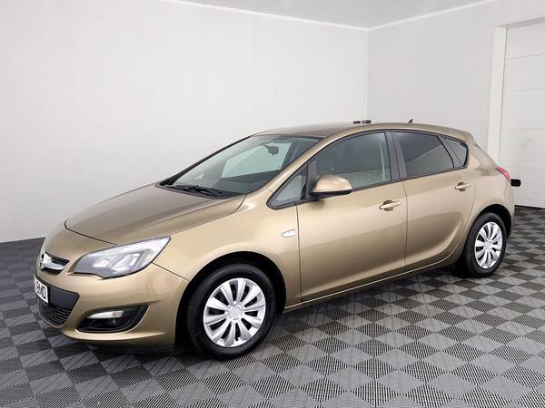 Brown Opel Astra 2014 in Tallinn, with an engine capacity of 1.60 L and mileage of 189 thousand km for 2499 €, photo 2 on AUTOMOTO.COM.LV
