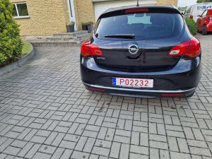 Brown Opel Astra 2014 in Kelme, with an engine capacity of 1.36 L and mileage of 157 thousand km for 5490 €, photo 8 on AUTOMOTO.COM.LV