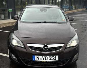 Brown Opel Astra 2014 in Kaunas, with an engine capacity of 1.96 L and mileage of 280 thousand km for 4650 €, photo 11 on AUTOMOTO.COM.LV