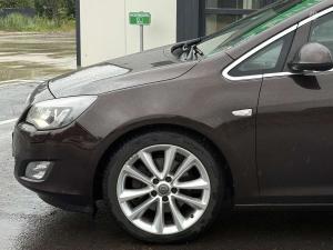 Brown Opel Astra 2014 in Kaunas, with an engine capacity of 1.96 L and mileage of 280 thousand km for 4650 €, photo 12 on AUTOMOTO.COM.LV