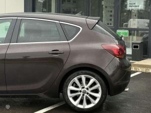 Brown Opel Astra 2014 in Kaunas, with an engine capacity of 1.96 L and mileage of 280 thousand km for 4650 €, photo 13 on AUTOMOTO.COM.LV