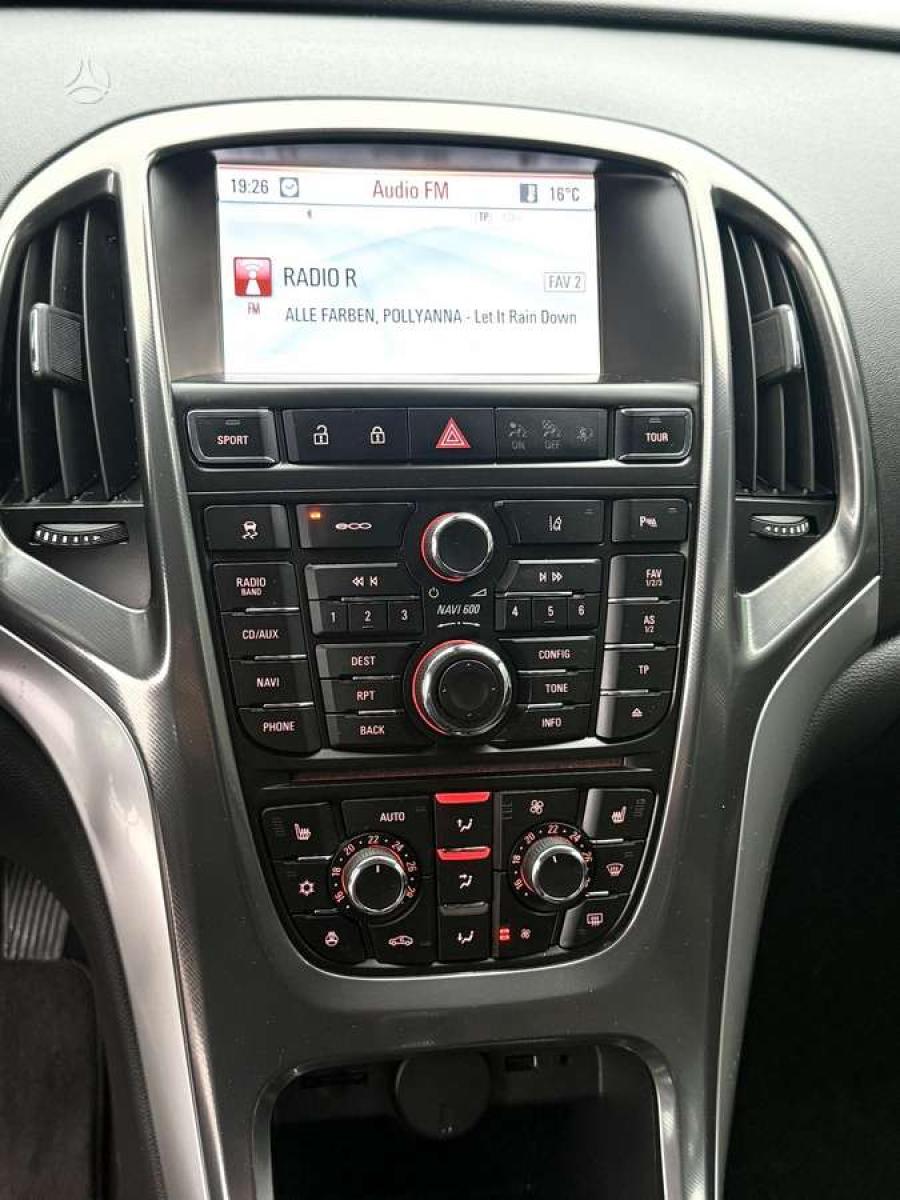 Brown Opel Astra 2014 in Kaunas, with an engine capacity of 1.96 L and mileage of 280 thousand km for 4650 €, photo 16 on AUTOMOTO.COM.LV