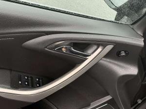 Brown Opel Astra 2014 in Kaunas, with an engine capacity of 1.96 L and mileage of 280 thousand km for 4650 €, photo 31 on AUTOMOTO.COM.LV