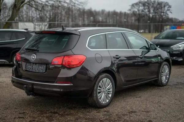 Brūns Opel Astra 2015 Liepāja, ar dzinēja tilpumu 1.60 L un nobraukumu 225 tūkst. km par 6550 €, foto 4 vietnē AUTOMOTO.COM.LV