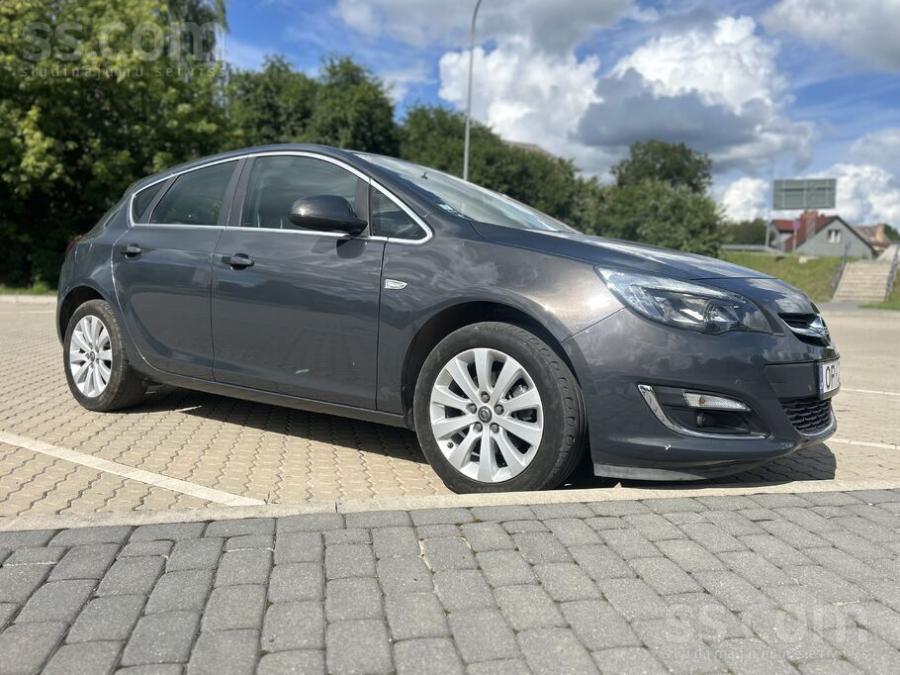 Brown Opel Astra 2015 in Saldus, with an engine capacity of 1.60 L and mileage of 144 thousand km for 6200 €, photo 3 on AUTOMOTO.COM.LV
