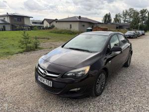 Brown Opel Astra 2015 in Vilnius, with an engine capacity of 1.36 L and mileage of 150 thousand km for 4850 €, photo 3 on AUTOMOTO.COM.LV
