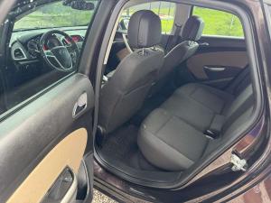 Brown Opel Astra 2015 in Vilnius, with an engine capacity of 1.36 L and mileage of 150 thousand km for 4850 €, photo 11 on AUTOMOTO.COM.LV
