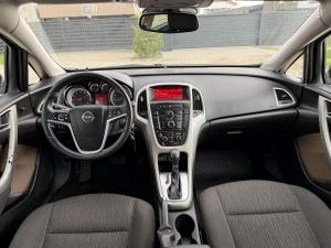 Brown Opel Astra 2015 in Vilnius, with an engine capacity of 1.36 L and mileage of 150 thousand km for 4850 €, photo 13 on AUTOMOTO.COM.LV