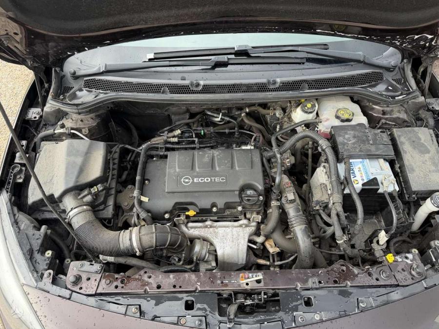Brown Opel Astra 2015 in Vilnius, with an engine capacity of 1.36 L and mileage of 150 thousand km for 4850 €, photo 16 on AUTOMOTO.COM.LV