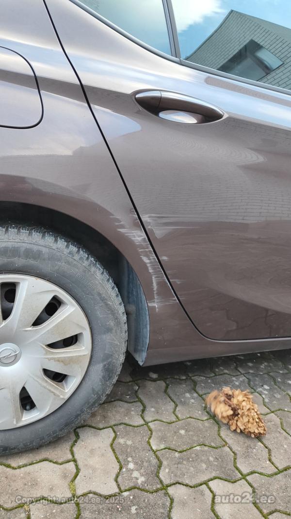 Brown Opel Astra 2016 in Tallinn, with an engine capacity of 1.00 L and mileage of 110 thousand km for 6000 €, photo 11 on AUTOMOTO.COM.LV