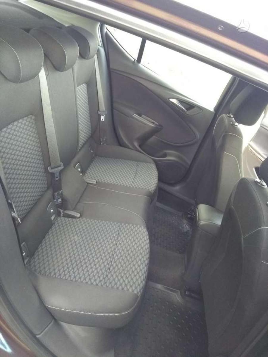 Brown Opel Astra 2016 in Vilkaviskis, with an engine capacity of 1.60 L and mileage of 246 thousand km for 4950 €, photo 20 on AUTOMOTO.COM.LV