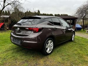 Brown Opel Astra 2018 in Ukmerge, with an engine capacity of 1.40 L and mileage of 128 thousand km for 6950 €, photo 4 on AUTOMOTO.COM.LV
