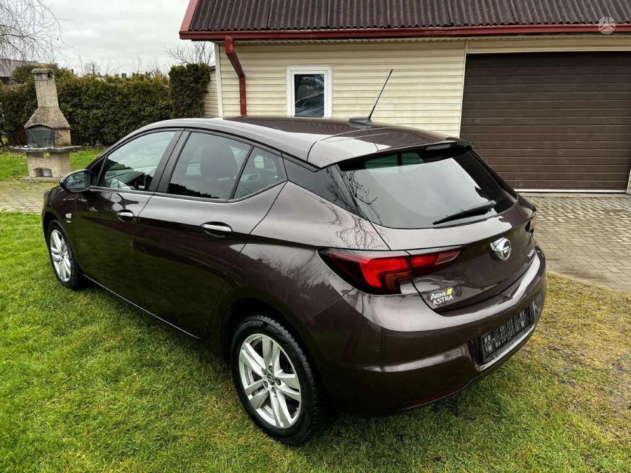 Brown Opel Astra 2018 in Ukmerge, with an engine capacity of 1.40 L and mileage of 128 thousand km for 6950 €, photo 10 on AUTOMOTO.COM.LV
