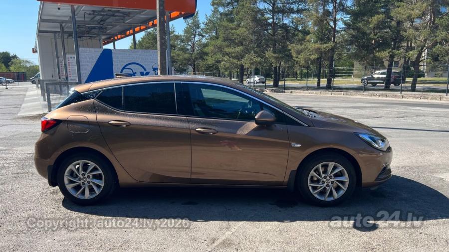 Brown Opel Astra 2018 in Tallinn, with an engine capacity of 1.60 L and mileage of 92 thousand km for 16500 €, photo 1 on AUTOMOTO.COM.LV