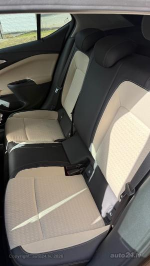 Brown Opel Astra 2018 in Tallinn, with an engine capacity of 1.60 L and mileage of 92 thousand km for 16500 €, photo 8 on AUTOMOTO.COM.LV