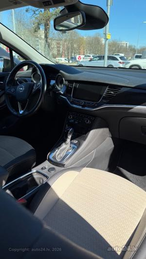 Brown Opel Astra 2018 in Tallinn, with an engine capacity of 1.60 L and mileage of 92 thousand km for 16500 €, photo 12 on AUTOMOTO.COM.LV