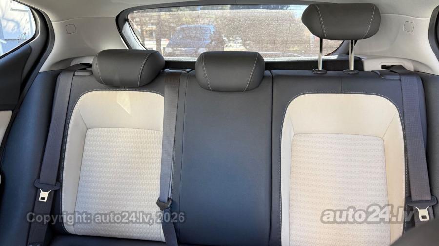 Brown Opel Astra 2018 in Tallinn, with an engine capacity of 1.60 L and mileage of 92 thousand km for 16500 €, photo 23 on AUTOMOTO.COM.LV