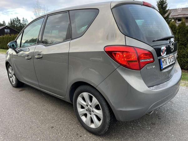 Brown Opel Astra 2013 in Plunge, with an engine capacity of 1.69 L and mileage of 257 thousand km for 3800 €, photo 6 on AUTOMOTO.COM.LV