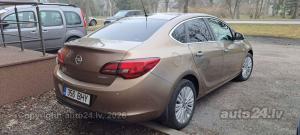 Brown Opel Astra 2013 in Parnu, with an engine capacity of 1.40 L and mileage of 213 thousand km for 3900 €, photo 4 on AUTOMOTO.COM.LV