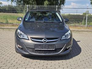 Brown Opel Astra 2013 in Marijampole, with an engine capacity of 1.36 L and mileage of 200 thousand km for 4300 €, photo 5 on AUTOMOTO.COM.LV