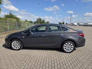 Brown Opel Astra 2013 in Marijampole, with an engine capacity of 1.36 L and mileage of 200 thousand km for 4300 €, photo 9 on AUTOMOTO.COM.LV