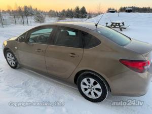 Brown Opel Astra 2014 in Tallinn, with an engine capacity of 1.60 L and mileage of 166 thousand km for 4000 €, photo 6 on AUTOMOTO.COM.LV