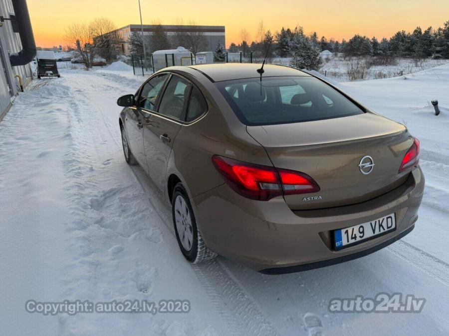 Brown Opel Astra 2014 in Tallinn, with an engine capacity of 1.60 L and mileage of 166 thousand km for 4000 €, photo 11 on AUTOMOTO.COM.LV