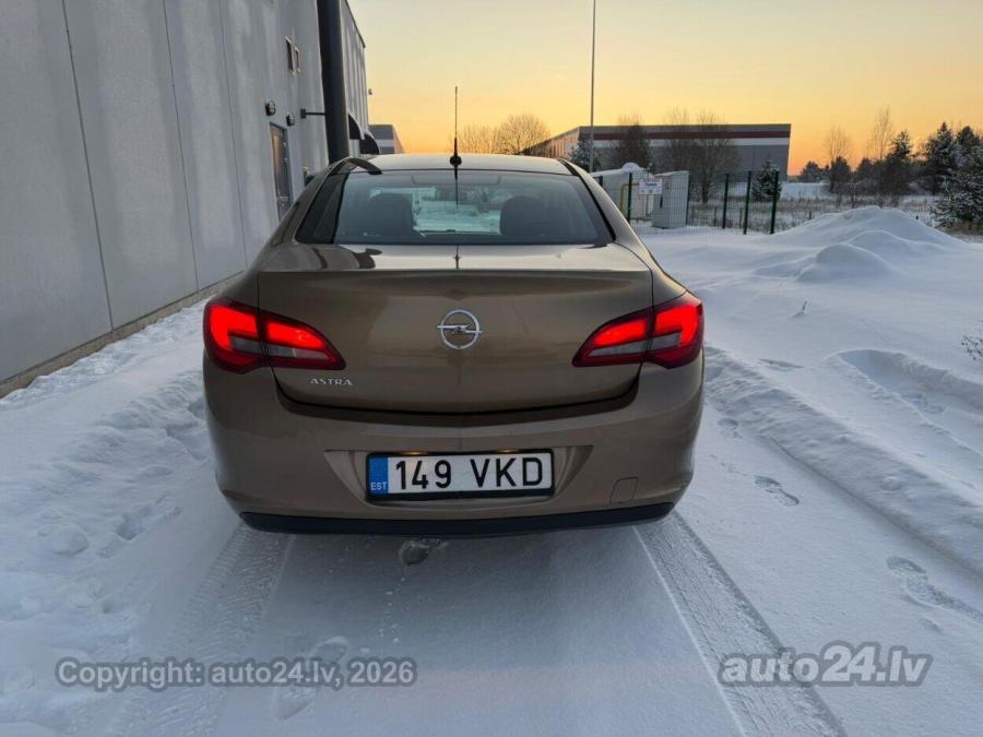 Brown Opel Astra 2014 in Tallinn, with an engine capacity of 1.60 L and mileage of 166 thousand km for 4000 €, photo 13 on AUTOMOTO.COM.LV