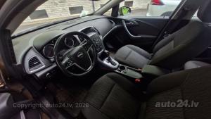 Brown Opel Astra 2014 in Tallinn, with an engine capacity of 1.60 L and mileage of 173 thousand km for 3950 €, photo 6 on AUTOMOTO.COM.LV