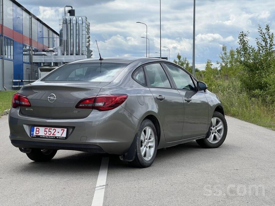 Brown Opel Astra 2016 in Rezekne, with an engine capacity of 1.60 L and mileage of 0 thousand km for 4950 €, photo 7 on AUTOMOTO.COM.LV