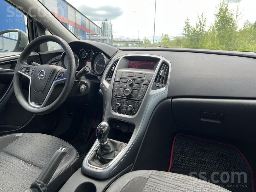 Brown Opel Astra 2016 in Rezekne, with an engine capacity of 1.60 L and mileage of 0 thousand km for 4950 €, photo 9 on AUTOMOTO.COM.LV