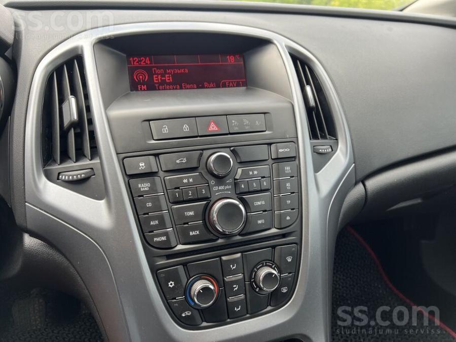Brown Opel Astra 2016 in Rezekne, with an engine capacity of 1.60 L and mileage of 0 thousand km for 4950 €, photo 12 on AUTOMOTO.COM.LV