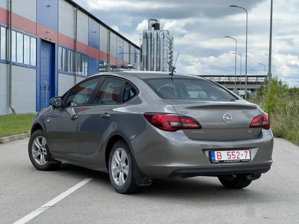Brūns Opel Astra 2016 Rēzekne, ar dzinēja tilpumu 1.60 L un nobraukumu 167 tūkst. km par 4950 €, foto 4 vietnē AUTOMOTO.COM.LV