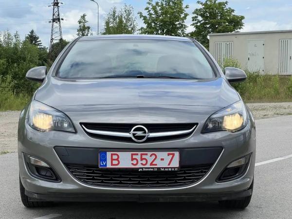 Brown Opel Astra 2016 in Rezekne, with an engine capacity of 1.60 L and mileage of 167 thousand km for 4950 €, photo 1 on AUTOMOTO.COM.LV