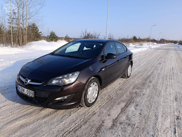 Brown Opel Astra 2017 in Vilnius, with an engine capacity of 1.40 L and mileage of 116 thousand km for 8000 €, photo 2 on AUTOMOTO.COM.LV
