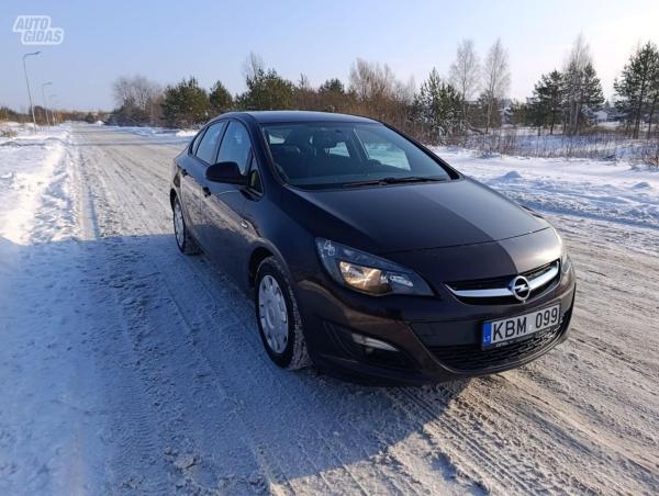 Brown Opel Astra 2017 in Vilnius, with an engine capacity of 1.40 L and mileage of 116 thousand km for 8000 €, photo 3 on AUTOMOTO.COM.LV
