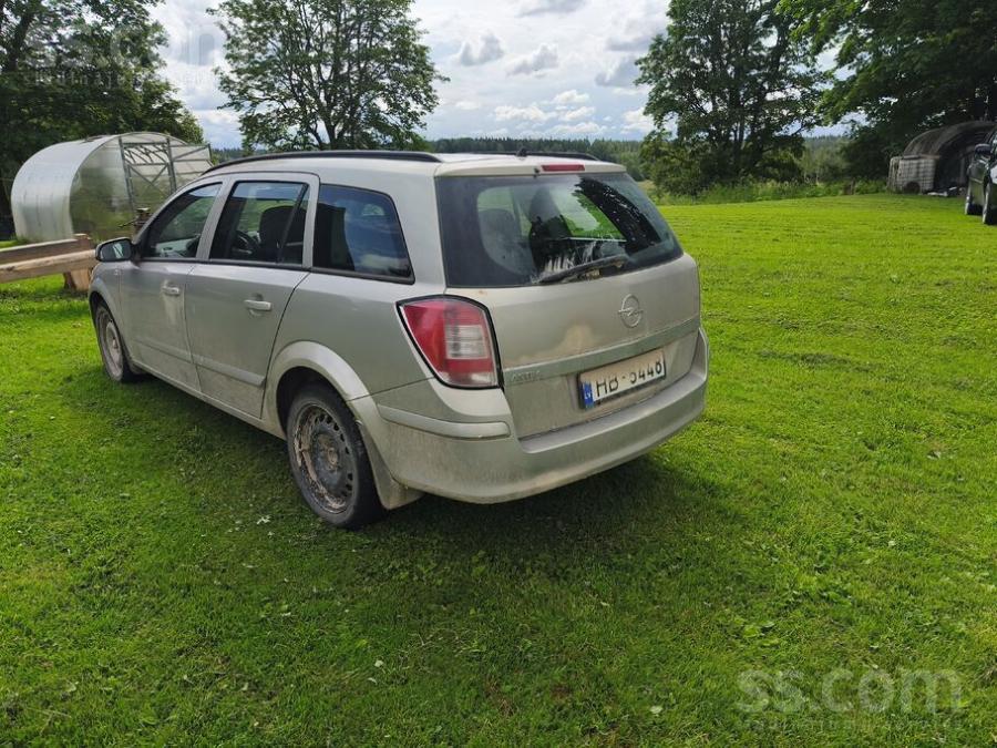 Brown Opel Astra 2008 in Gulbene, with an engine capacity of 1.40 L and mileage of 337 thousand km for 1200 €, photo 1 on AUTOMOTO.COM.LV