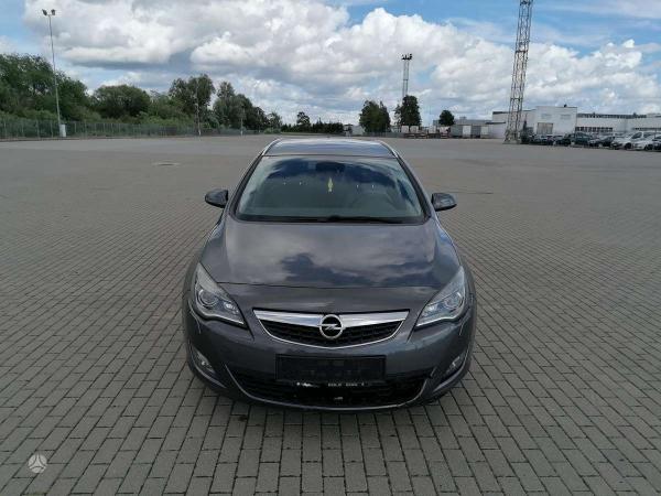 Brūns Opel Astra 2011 Marijampole, ar dzinēja tilpumu 1.40 L un nobraukumu 181 tūkst. km par 2990 €, foto 2 vietnē AUTOMOTO.COM.LV