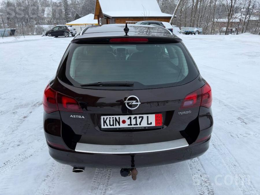 Brūns Opel Astra 2012 Cēsis, ar dzinēja tilpumu 1.60 L un nobraukumu 201 tūkst. km par 5500 €, foto 2 vietnē AUTOMOTO.COM.LV