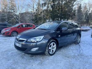 Brown Opel Astra 2012 in Vilnius, with an engine capacity of 1.69 L and mileage of 280 thousand km for 1550 €, photo  on AUTOMOTO.COM.LV