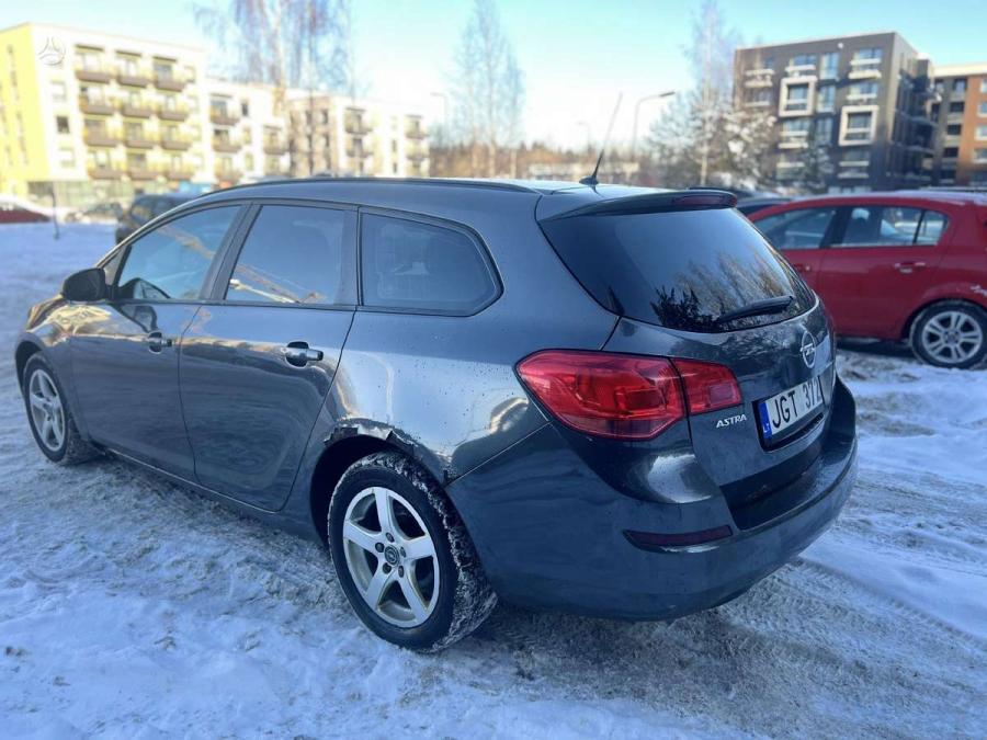 Brūns Opel Astra 2012 Viļņa, ar dzinēja tilpumu 1.69 L un nobraukumu 280 tūkst. km par 1550 €, foto 7 vietnē AUTOMOTO.COM.LV