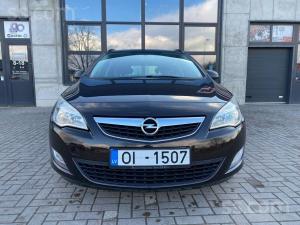 Brown Opel Astra 2012 in Cesis, with an engine capacity of 1.40 L and mileage of 225 thousand km for 5150 €, photo 6 on AUTOMOTO.COM.LV