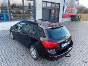 Brown Opel Astra 2012 in Cesis, with an engine capacity of 1.40 L and mileage of 225 thousand km for 5150 €, photo 10 on AUTOMOTO.COM.LV